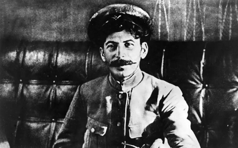Josef Stalin: Stålmanden og Sovjetunionen | Metal Industrien